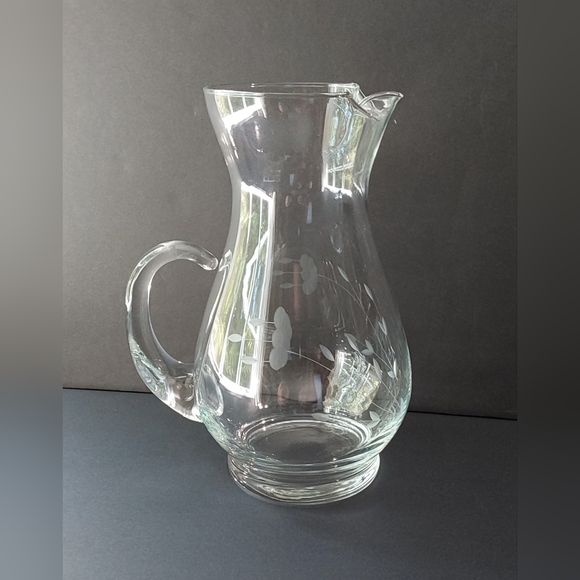Artisan | Kitchen | Vintage Elegant Clear Glass Pitcher 64 Oz | Poshmark